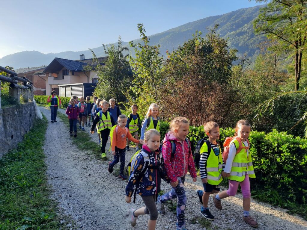 PŠ Kamno: Jesenski pohod | OŠ Tolmin